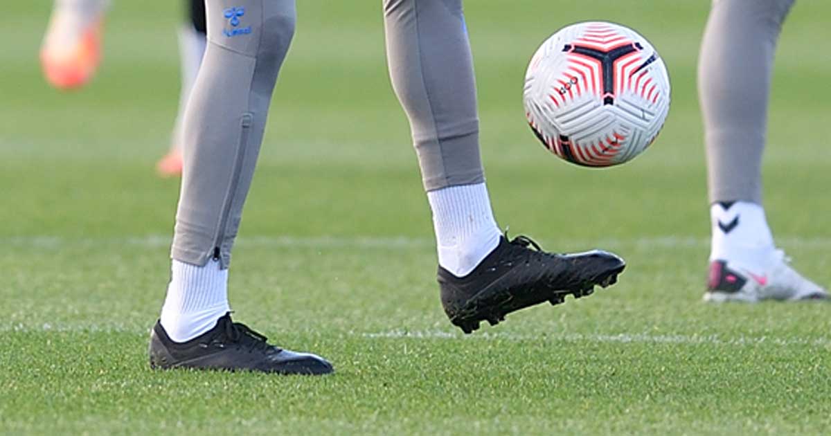 Calvert-Lewin Trains In Mystery Blackout Boot - SoccerBible